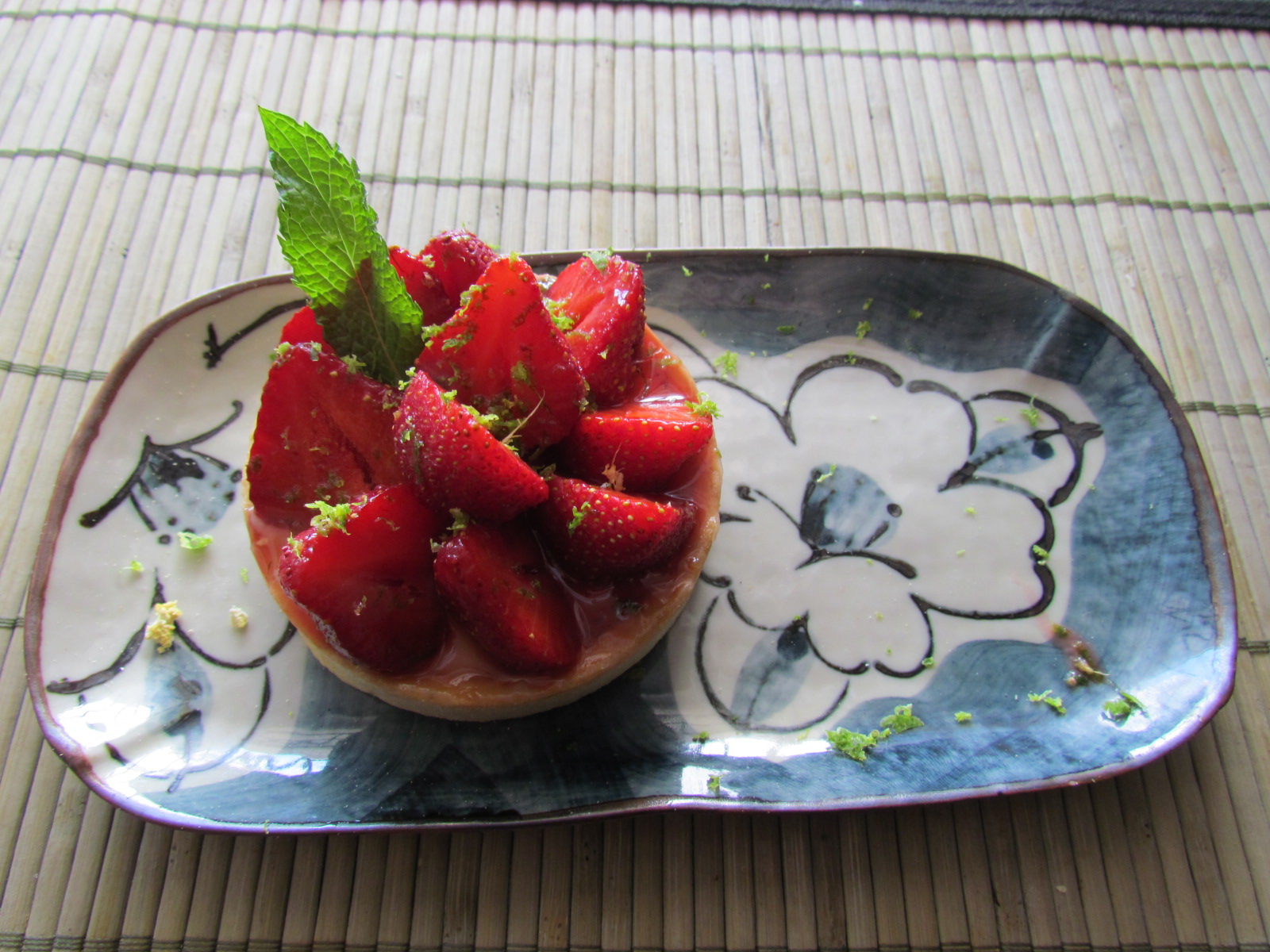 tartelette fraise-citron : ichigo to remon tartlet - YOKO, restaurant ...